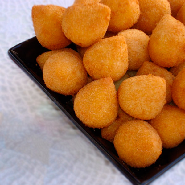 Coxinha de Frango - Saborminas Uberlândia :: Salgados para buffets e festas